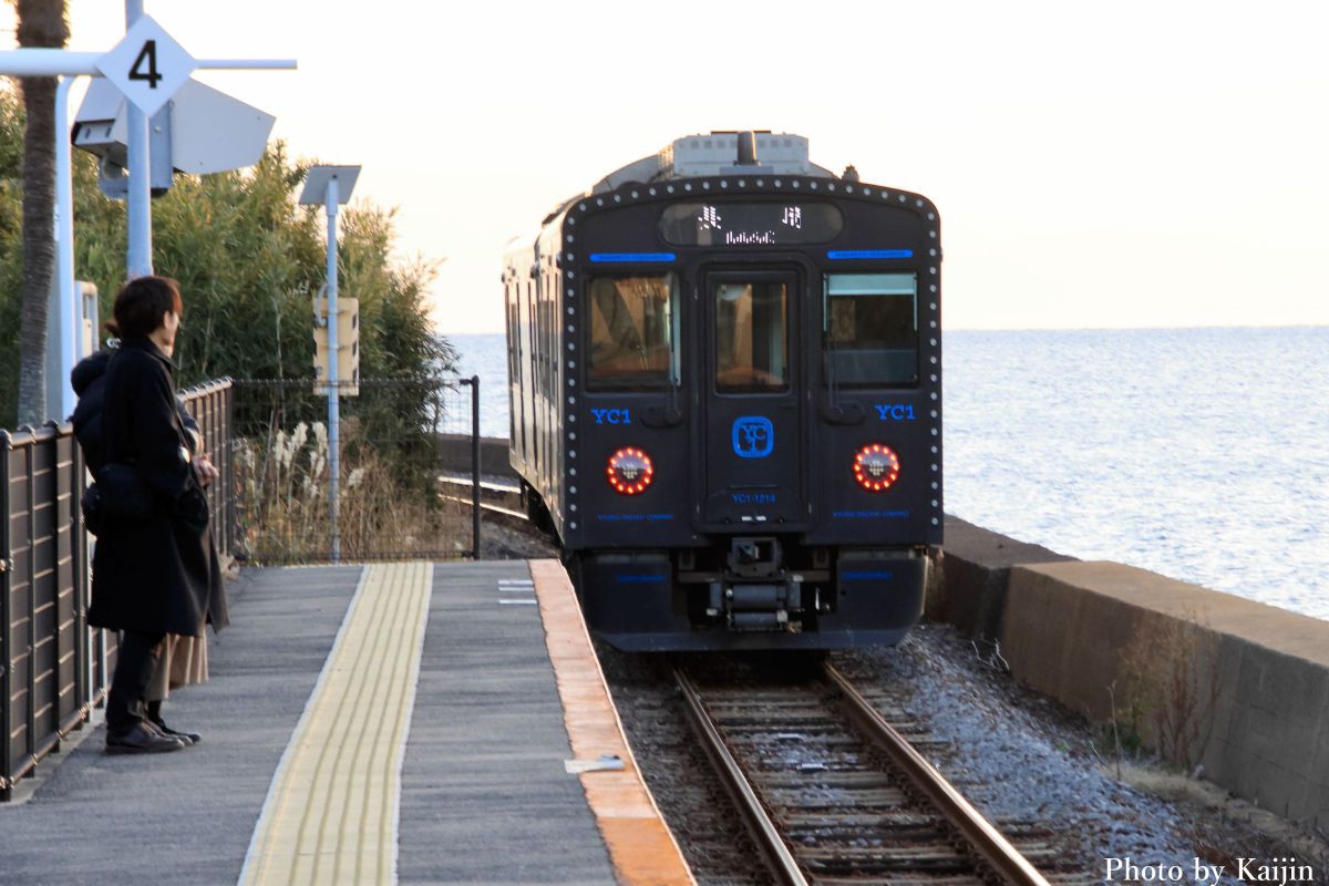 千綿駅通過する列車 3 | GANREF