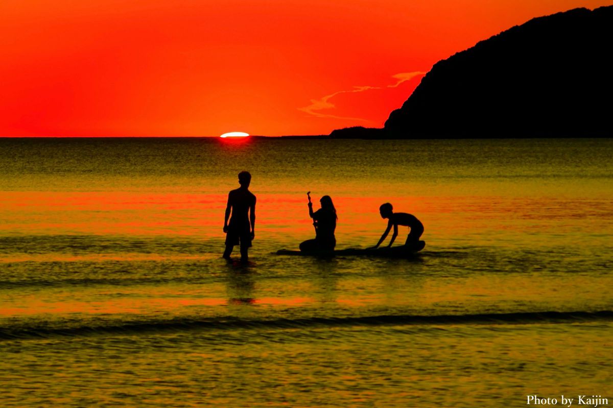 夕景の海でSUP 3 | GANREF