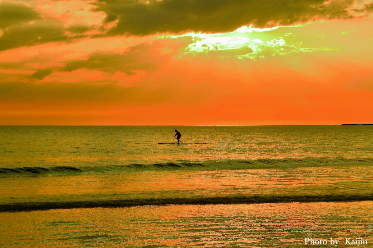 夕景の海でSUP 3 | GANREF