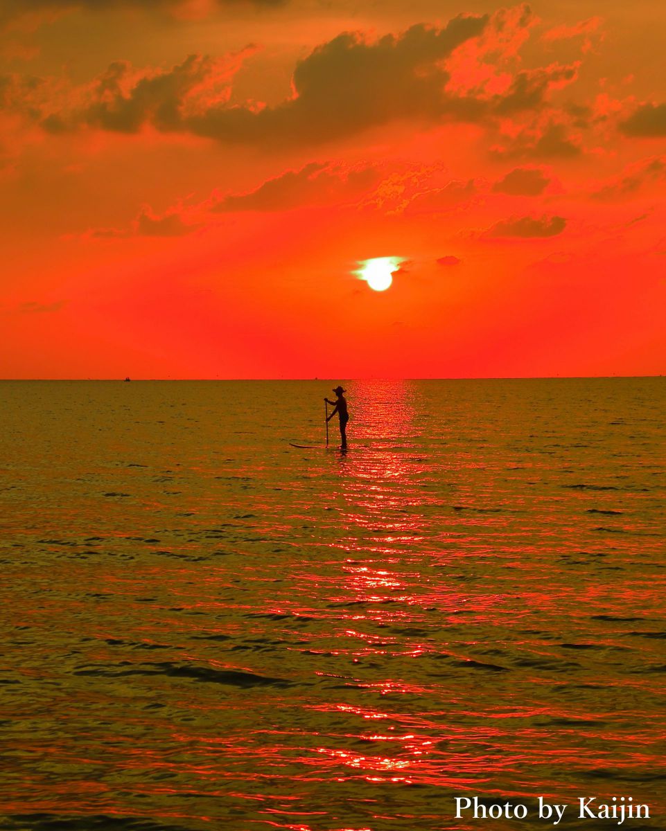 夕景の海でSUP 1 | GANREF