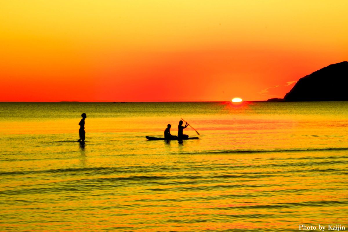 夕景の海でSUP 1 | GANREF
