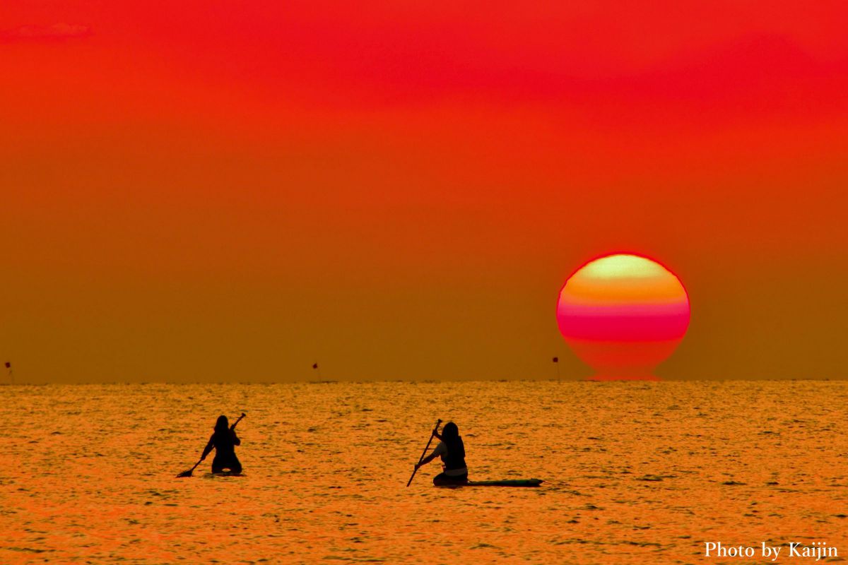 SUP越しに達磨夕陽 2 | GANREF