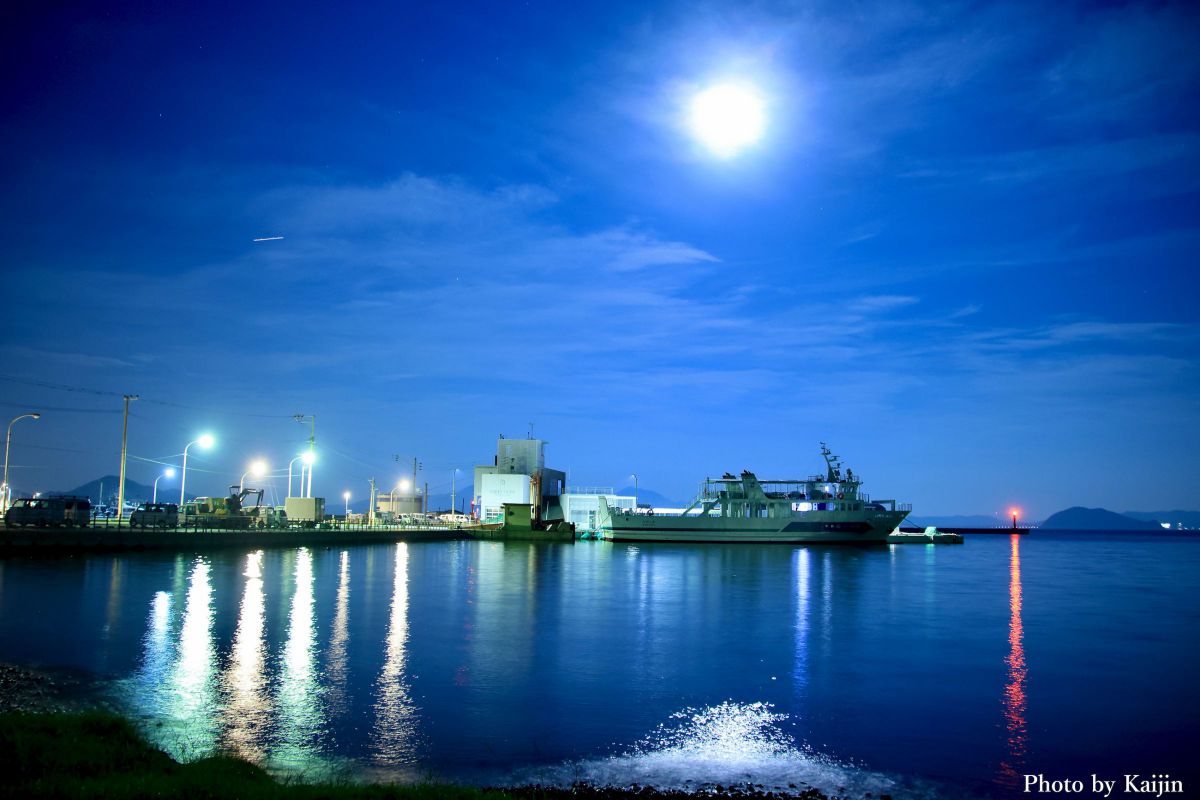 月で照らされた港 1 | GANREF