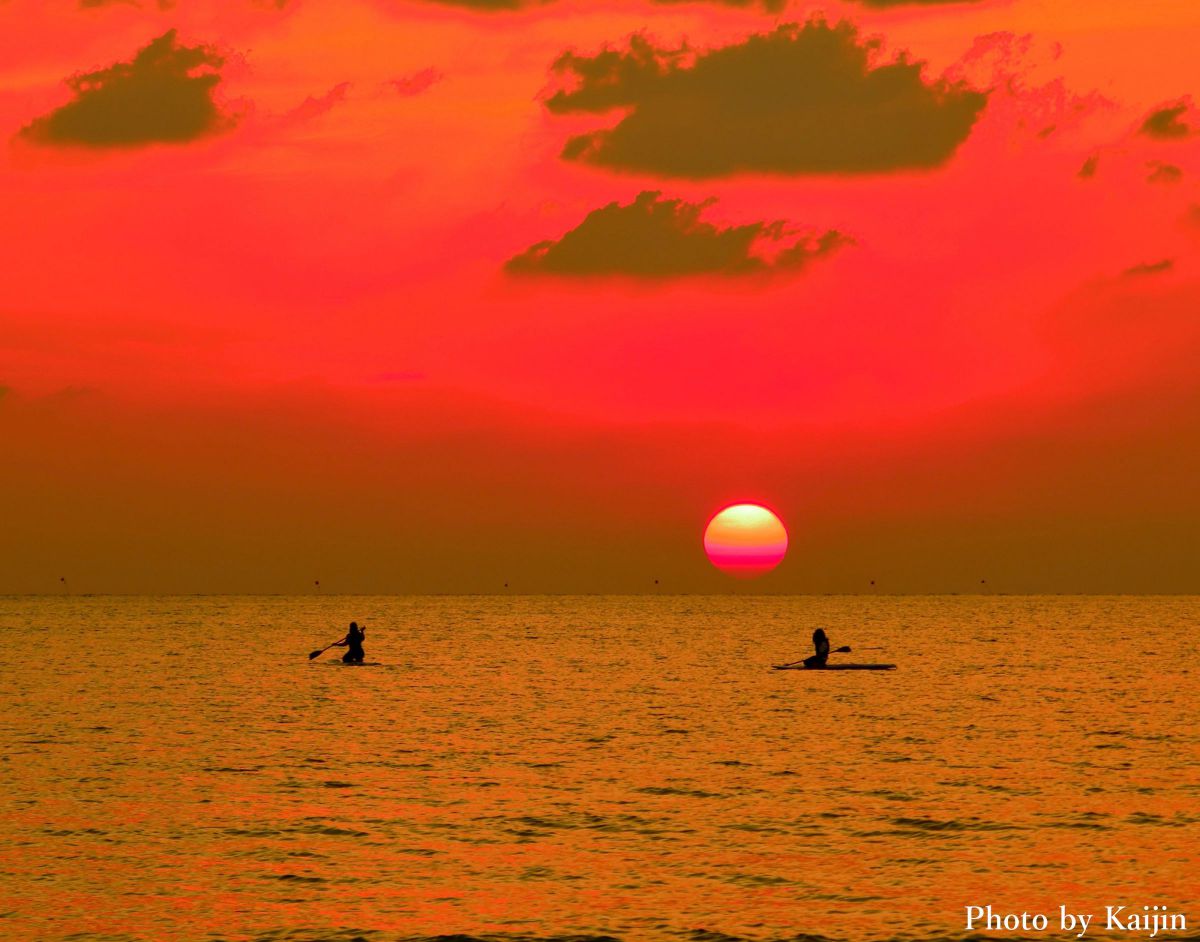 沈みゆく夕景の海でSUP 6 | GANREF