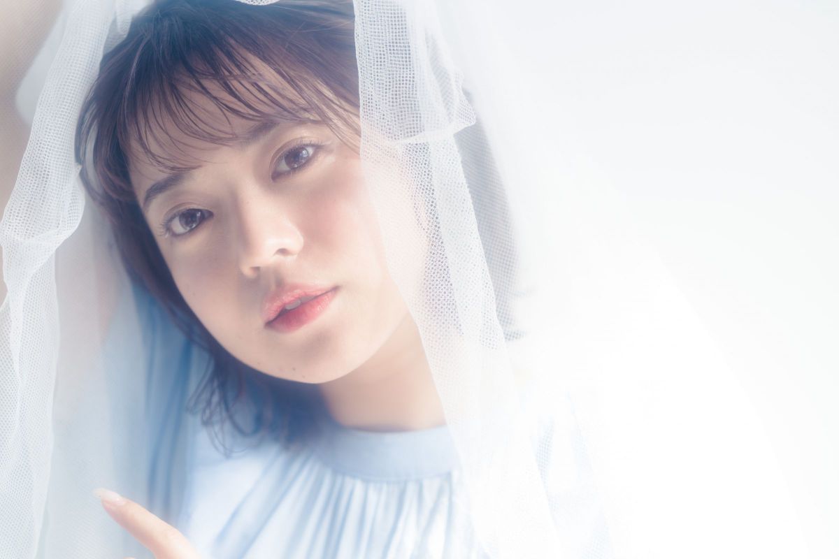 Light through | GANREF