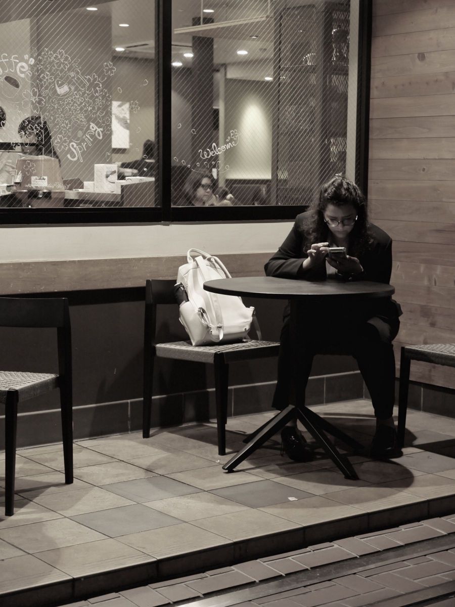 A woman in rest. | GANREF