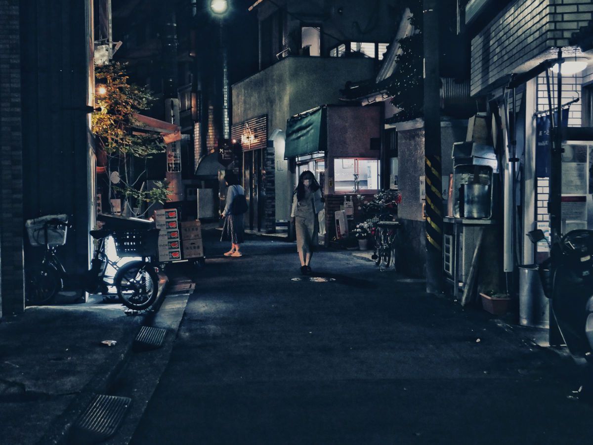 Sense of life on the back alley. | GANREF