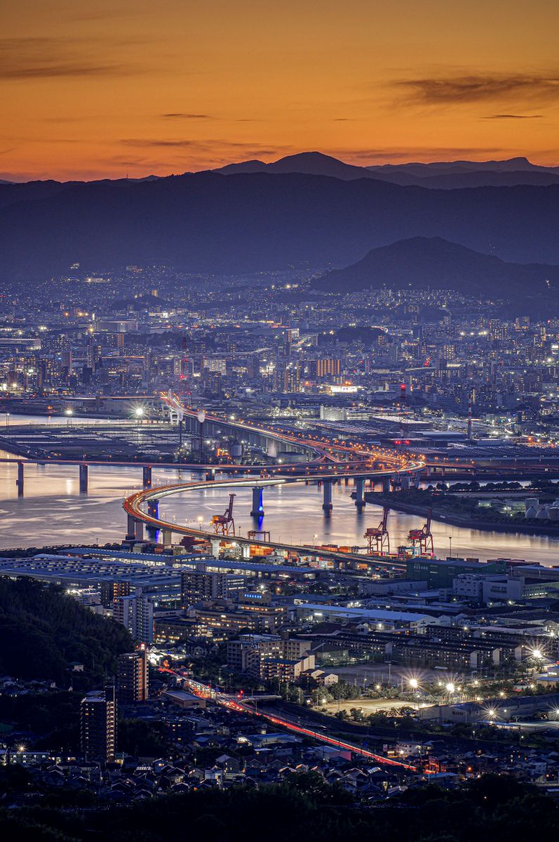 Magic Hour in Hiroshima | GANREF