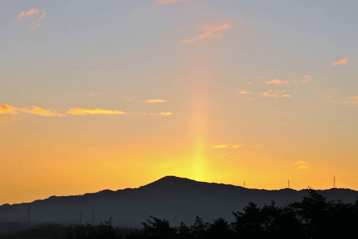 太陽柱 2 ： Sun Pillar、天空を貫く弓矢の如し！ (0705am) | GANREF
