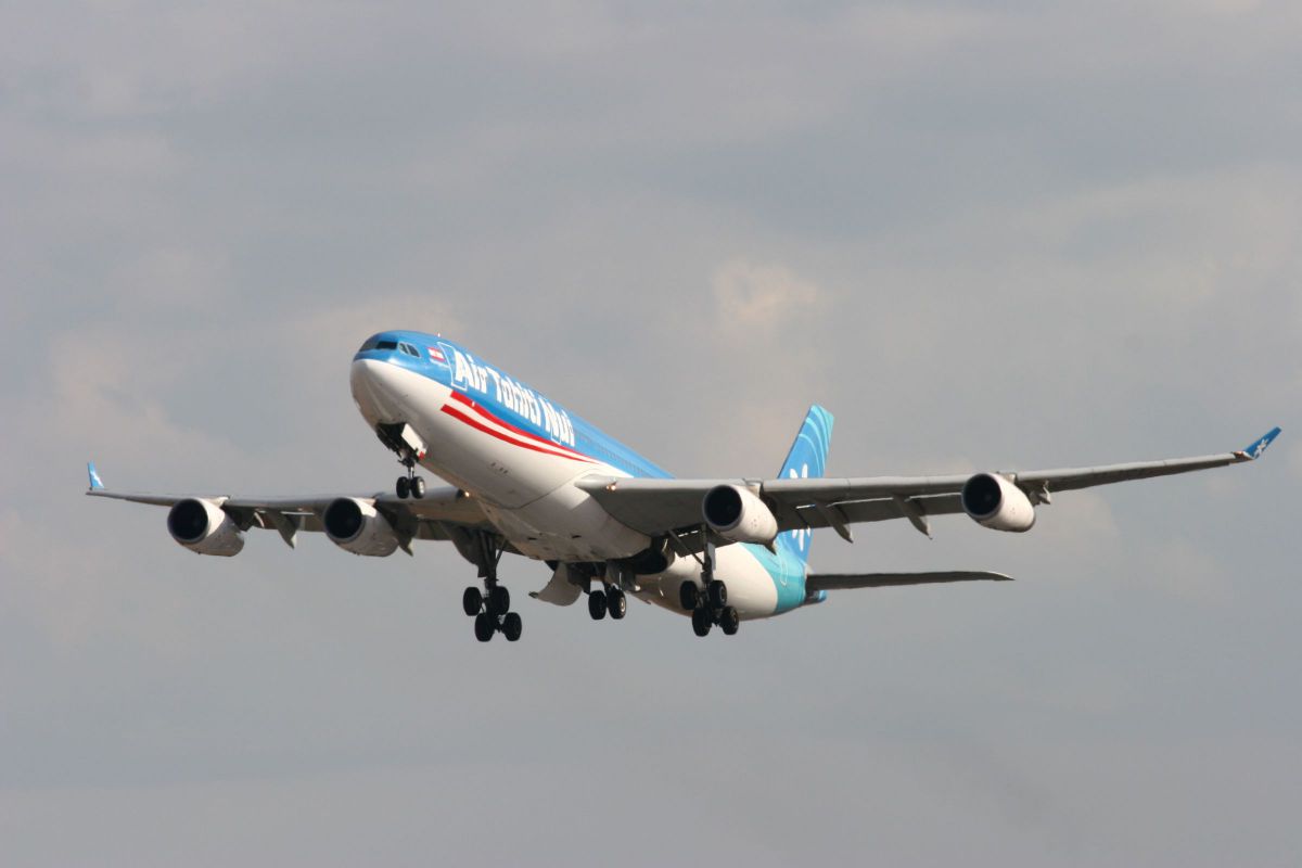 Air Tahiti Nu A340-300 (2005-12-3 成田) | GANREF