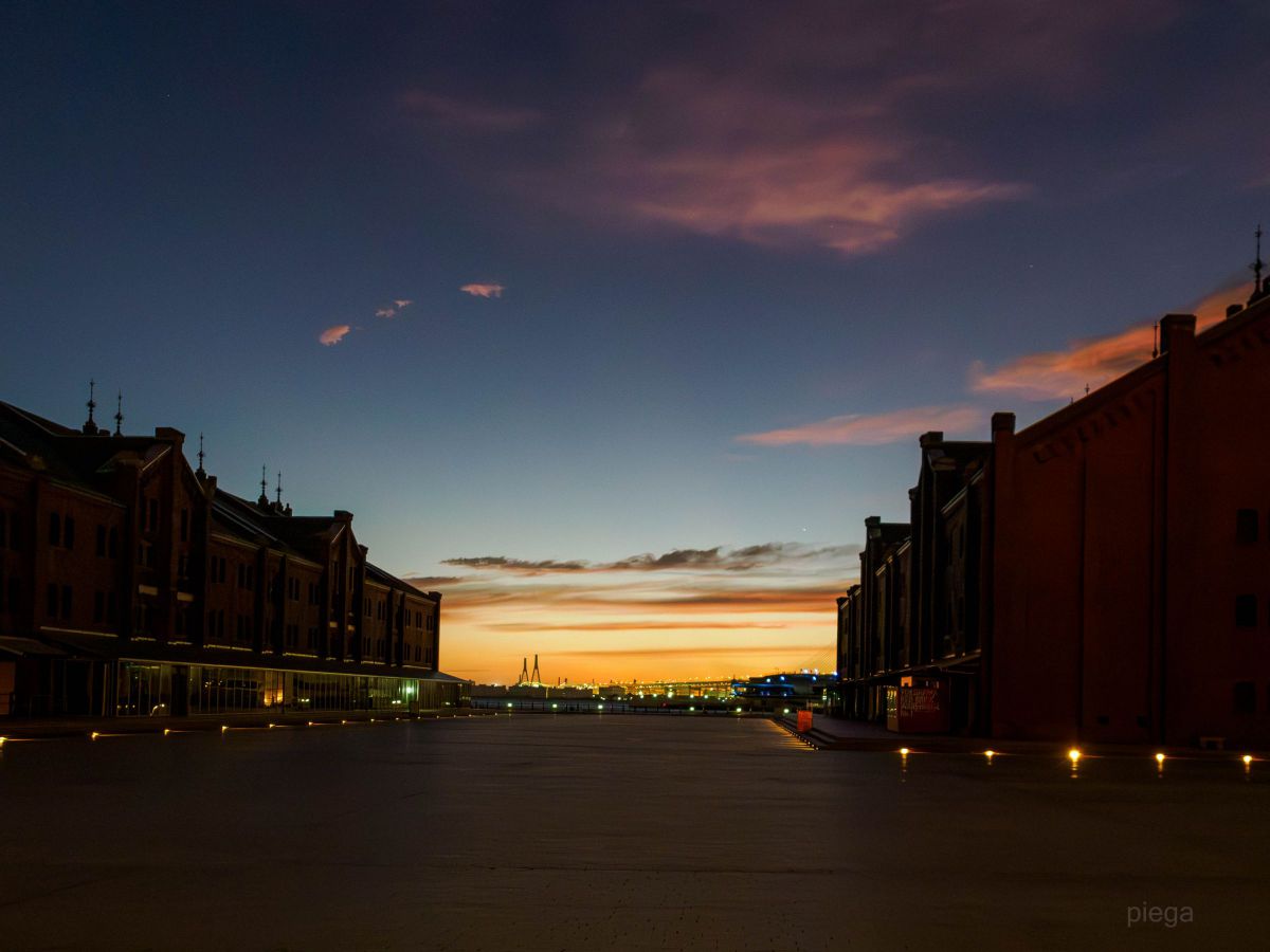 夜明け ～赤レンガ倉庫～ | GANREF