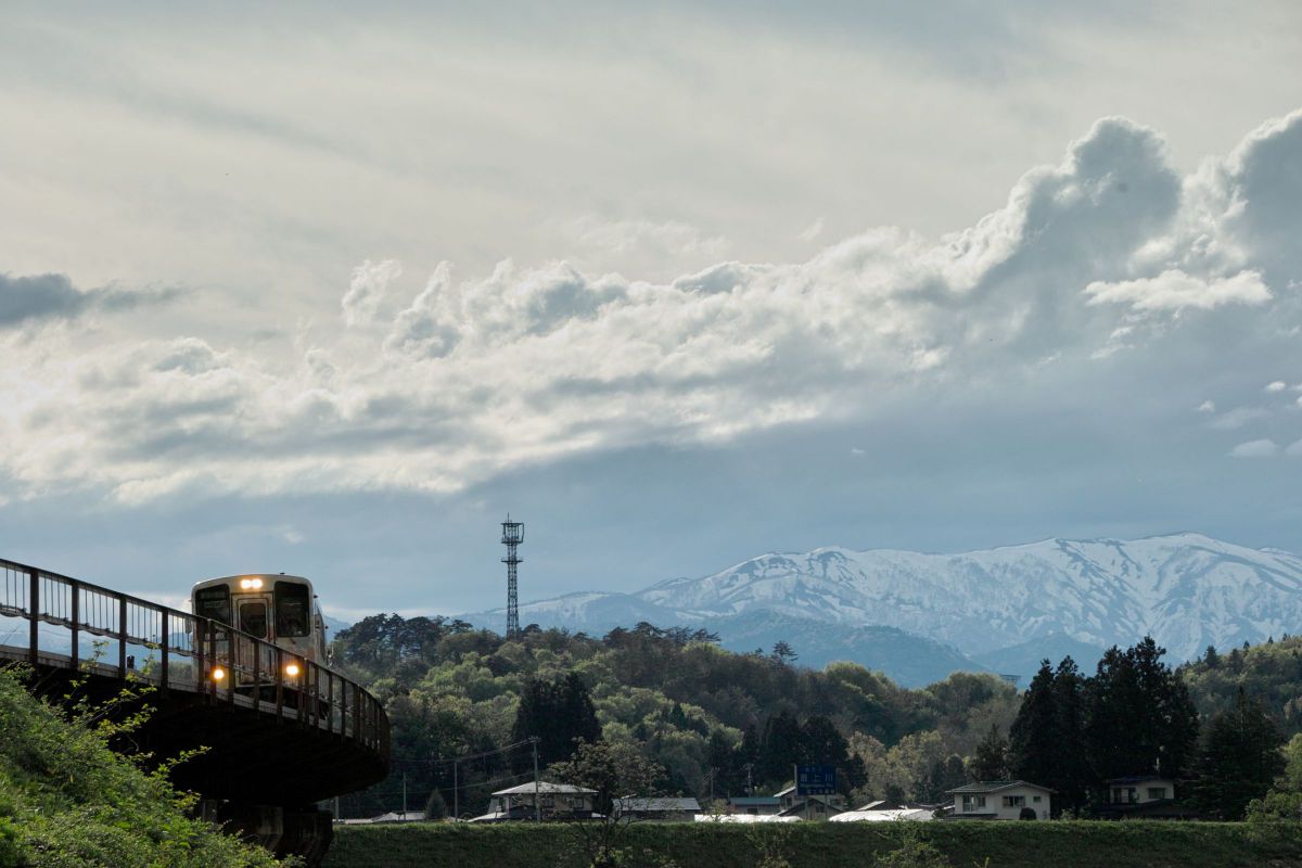 残雪を眺めて | GANREF