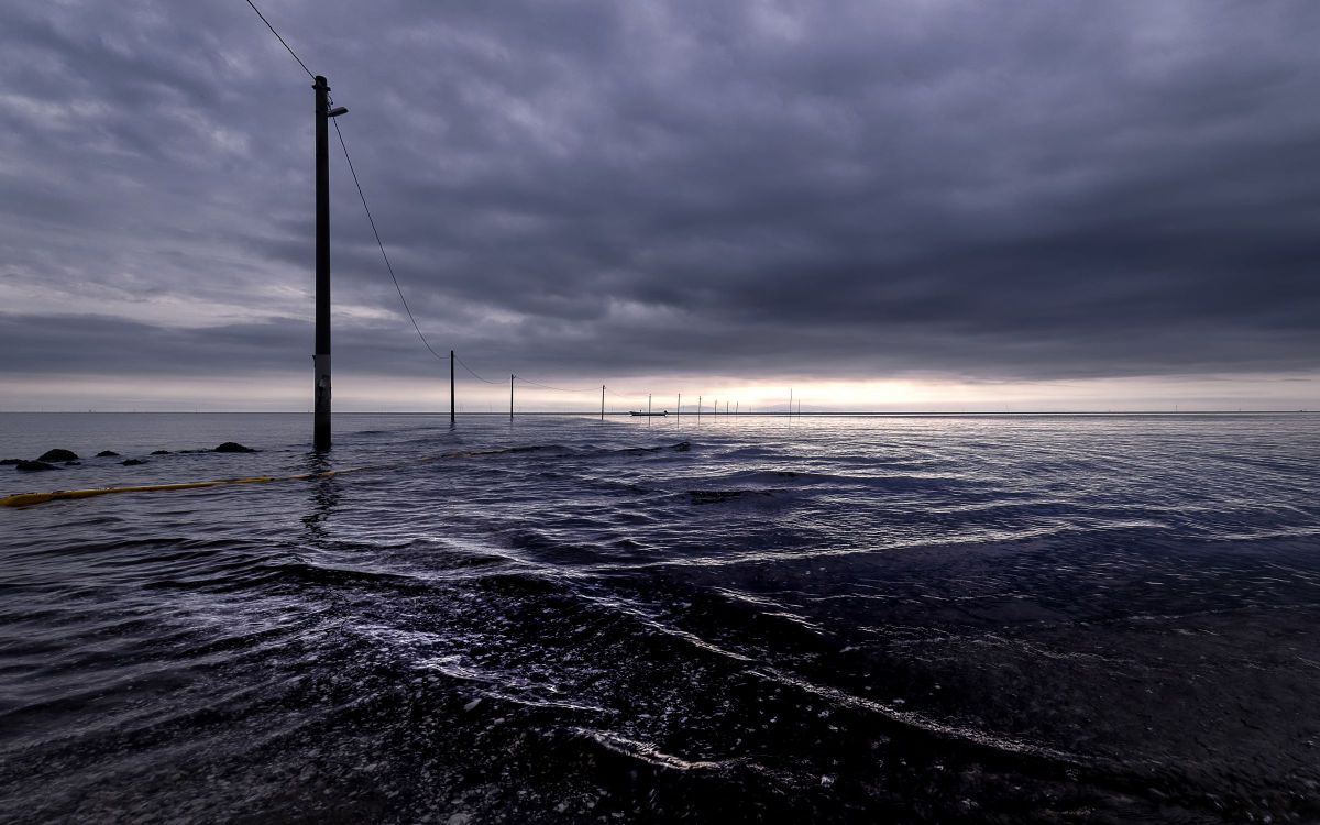 Moon gravity | GANREF