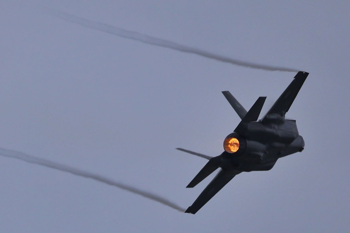 爆音のF-35 | GANREF