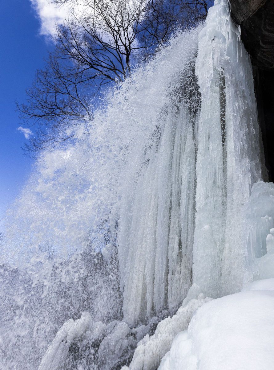 ICE FALL | GANREF