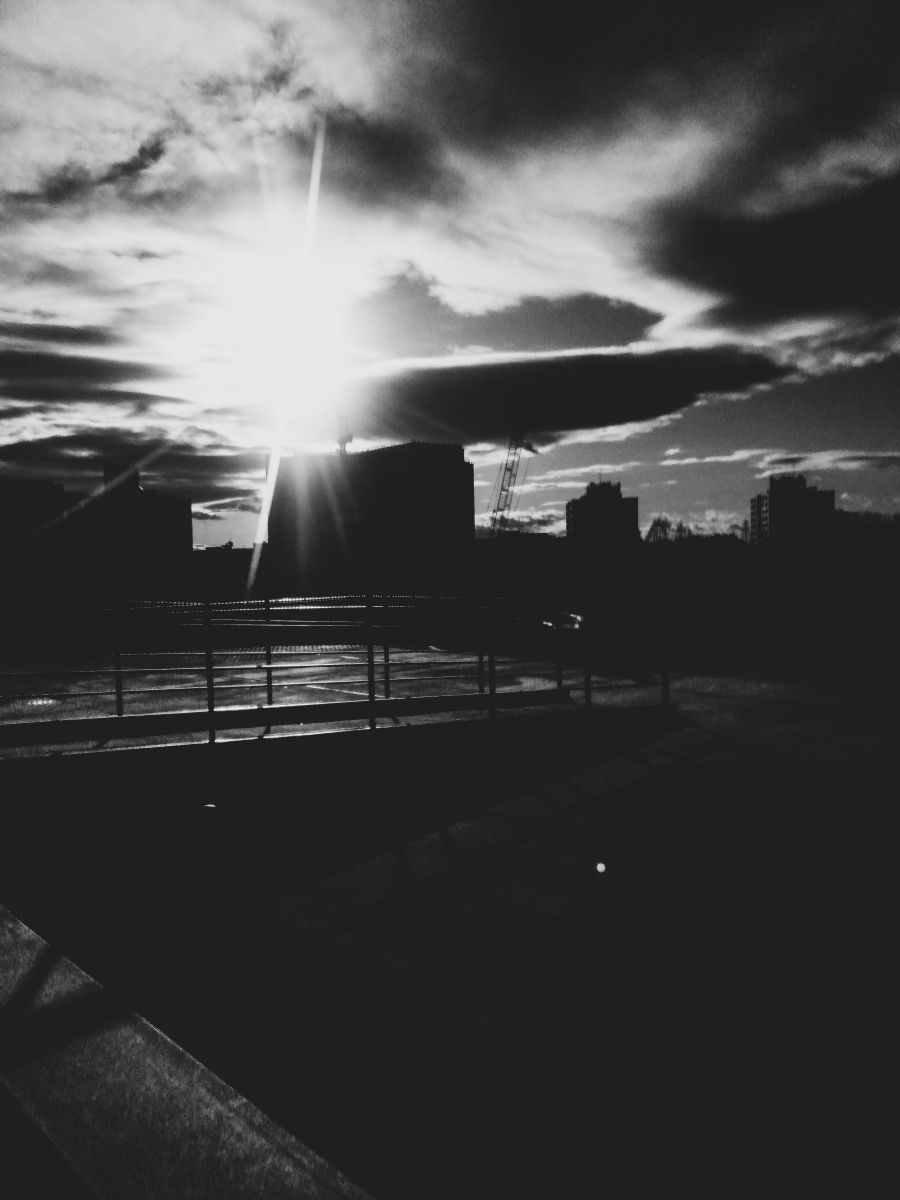 Dazzling rays | GANREF