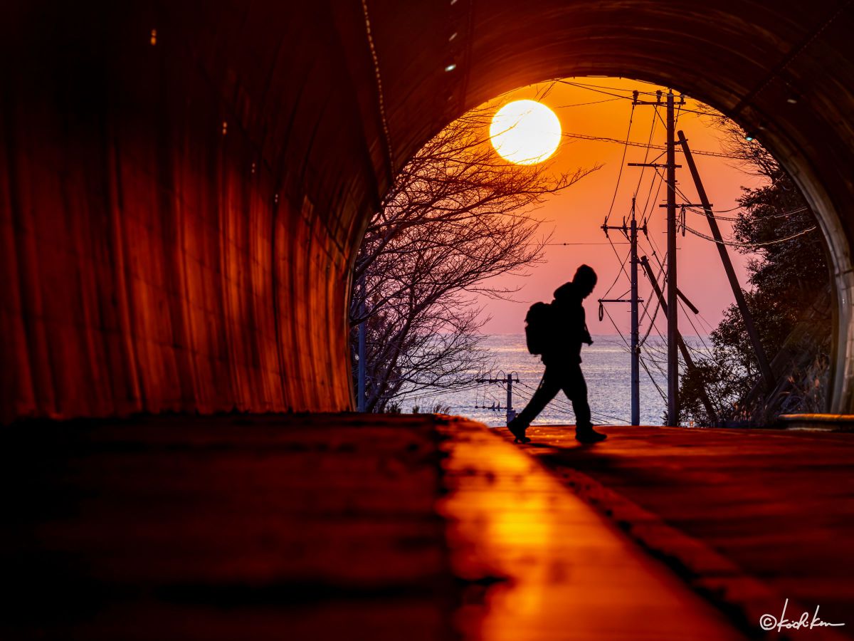 Sunset in the frame | GANREF