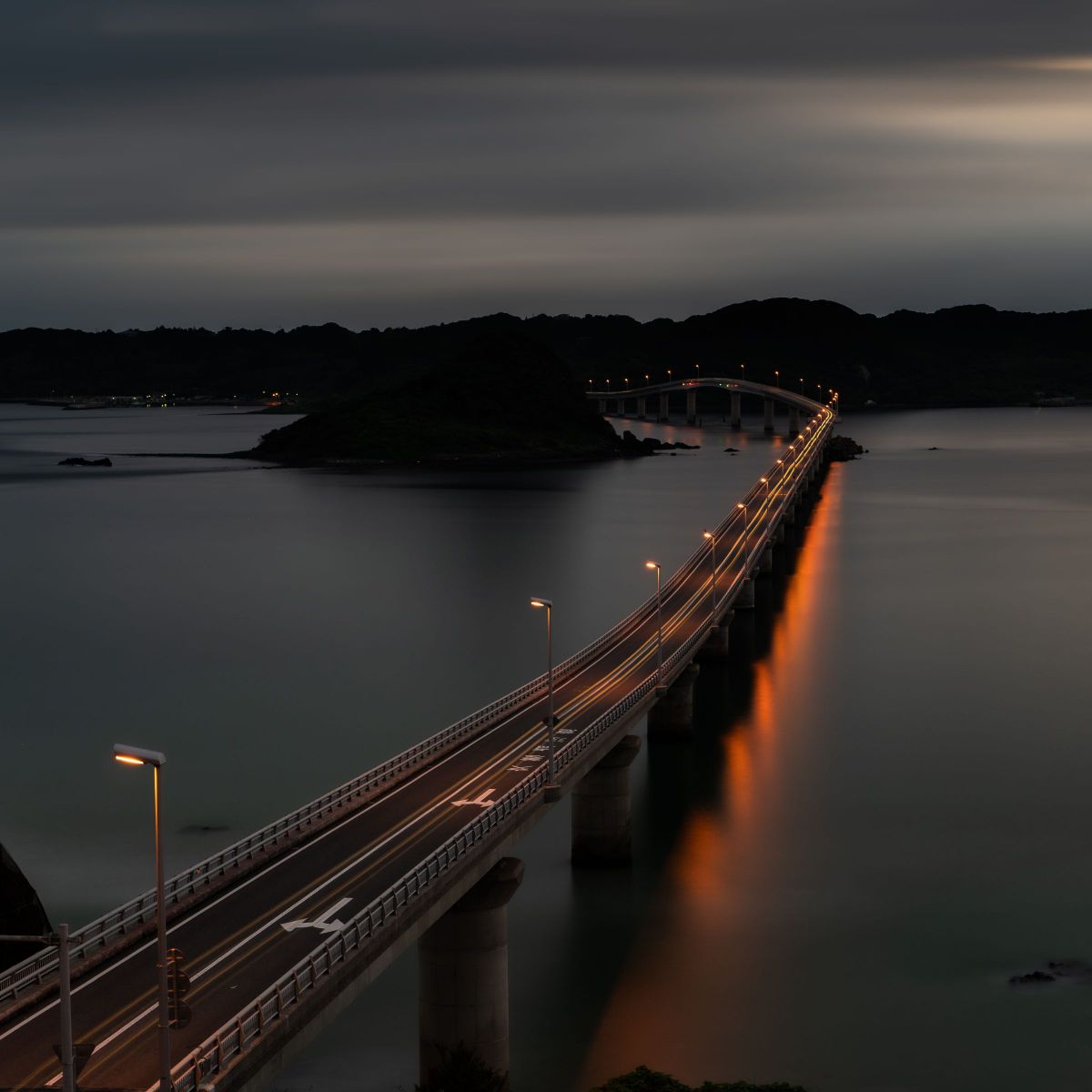 Sunset light trail | GANREF