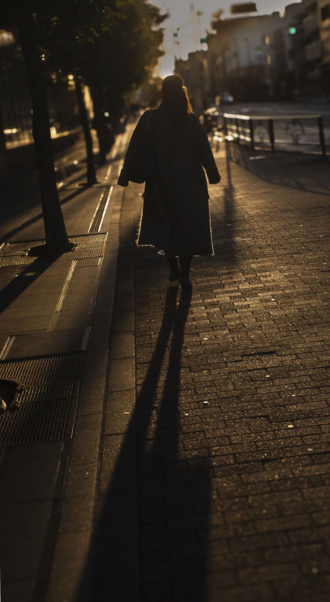 逆光の帰宅路_カラーver | GANREF