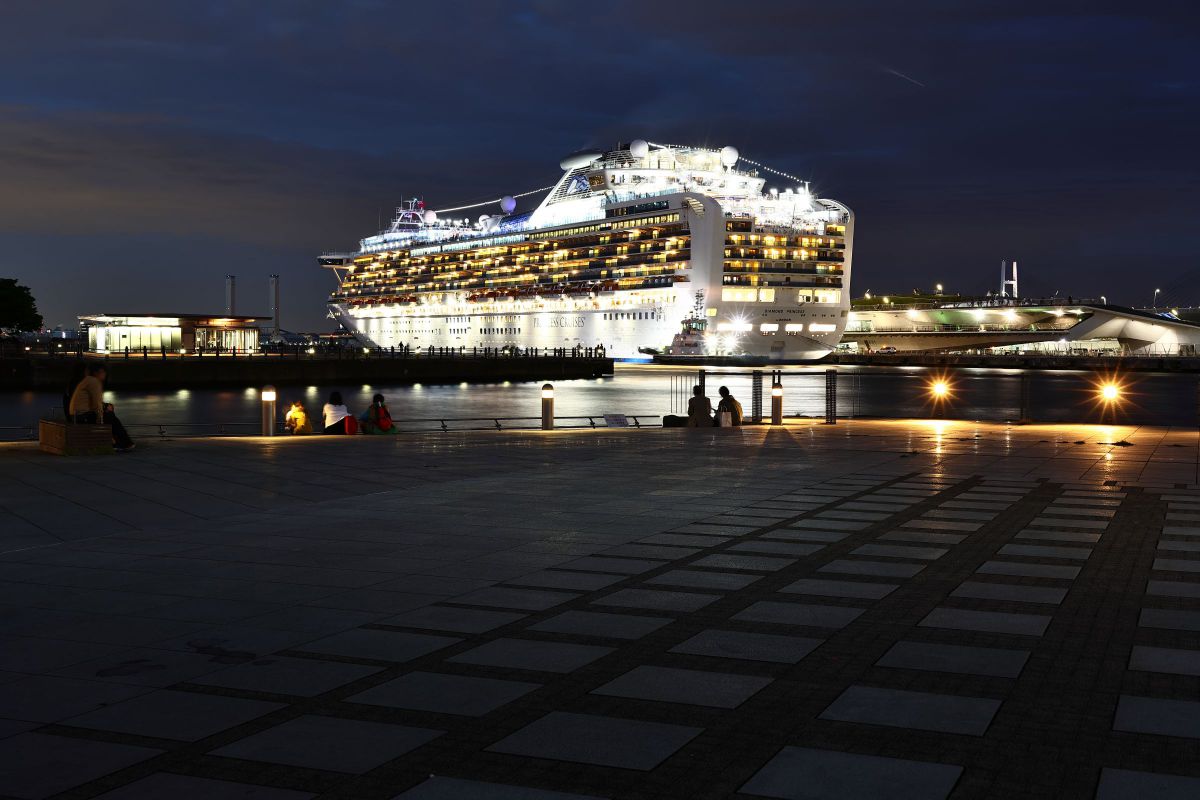 luxury cruise ship | GANREF