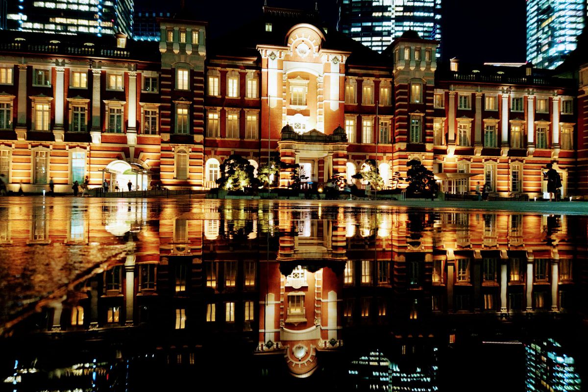 Tokyo Reflection | GANREF