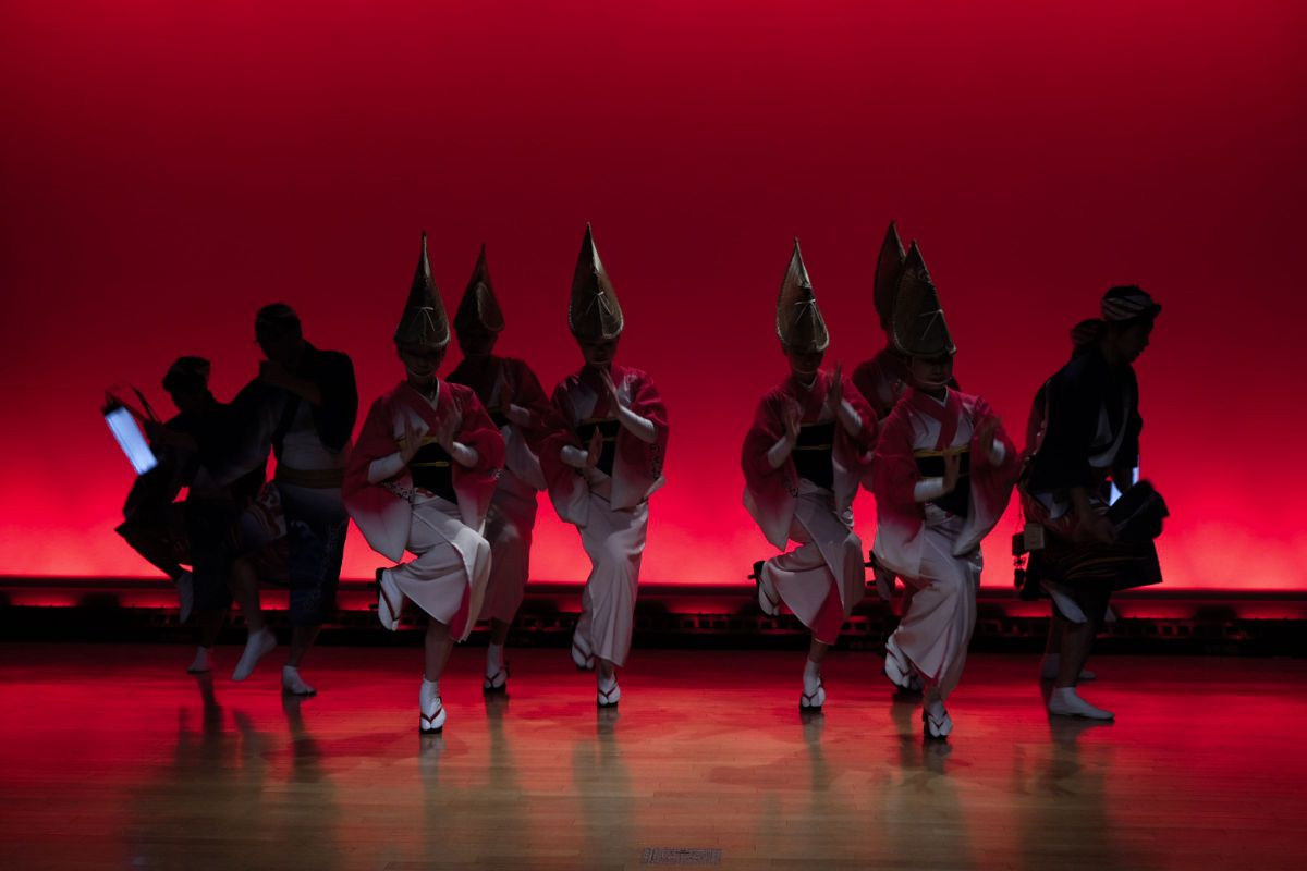 Dance in Red | GANREF