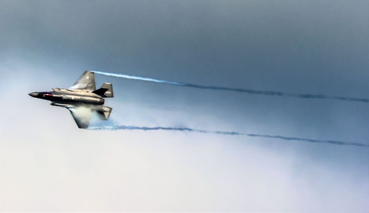 Shining LightningⅡ | GANREF