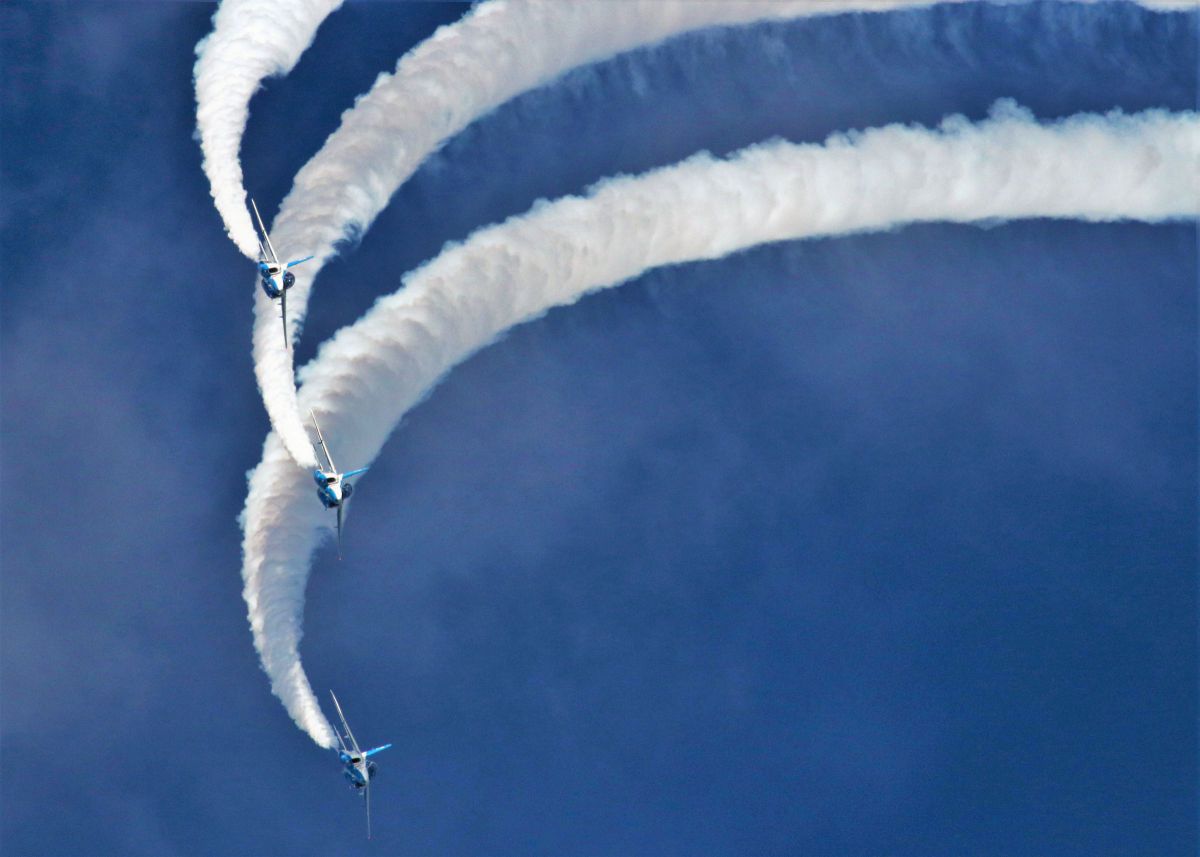 Diving in the Sky. | GANREF