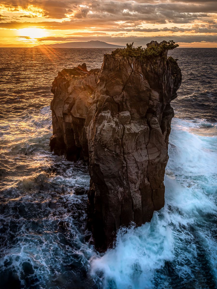 [2022]The looming Warship | GANREF