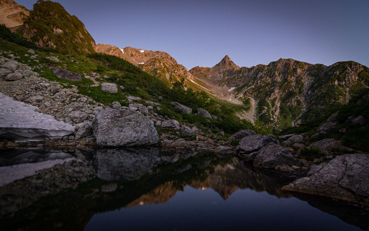 [2022]A Moment Before Dawn | GANREF