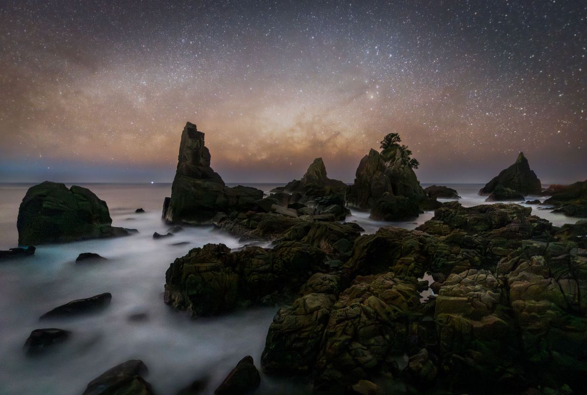 [2023]Beyond The Pitch Black Horizon | GANREF