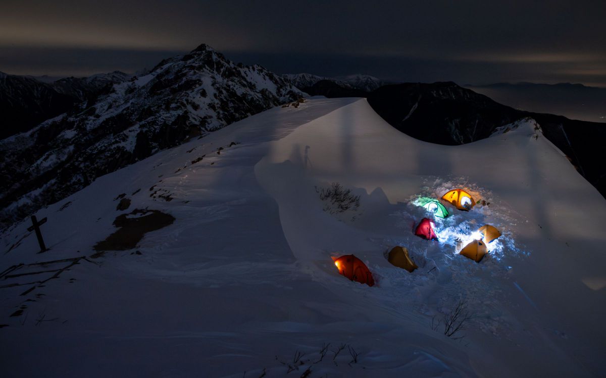 [2023]Leaking Light From The Hut | GANREF