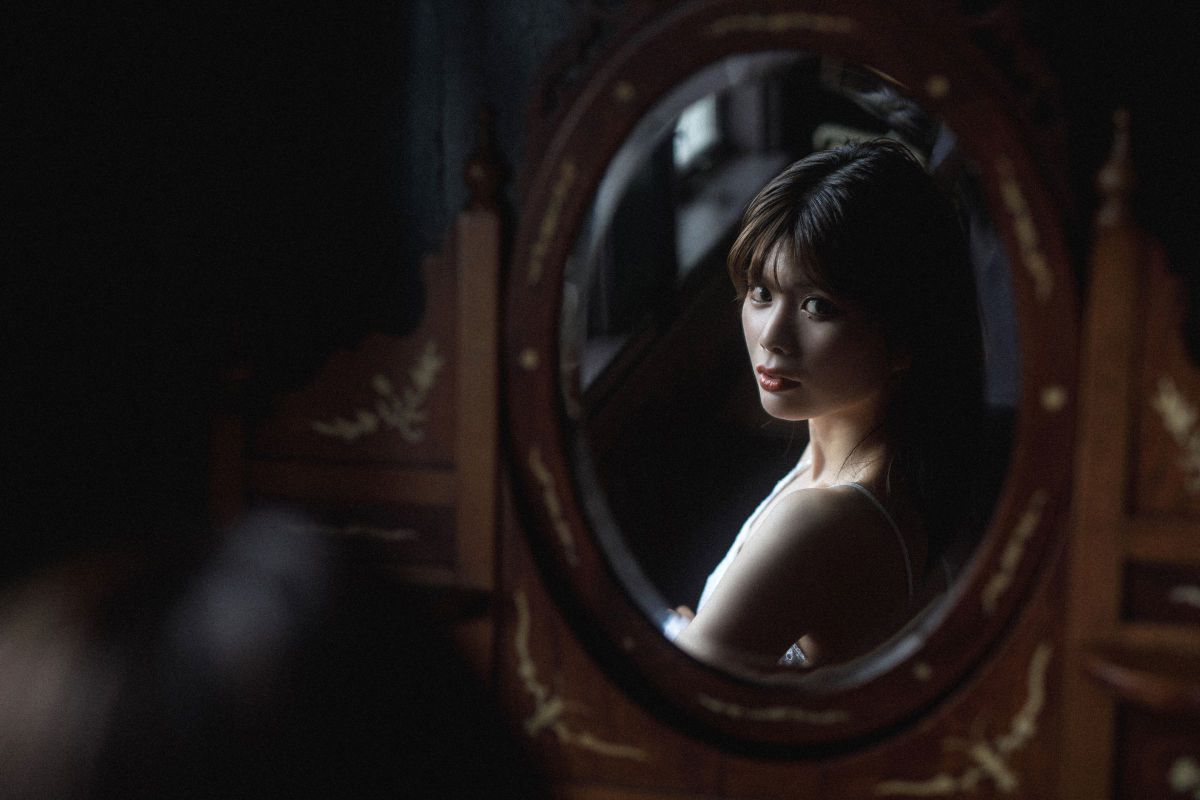 In the Mirror | GANREF