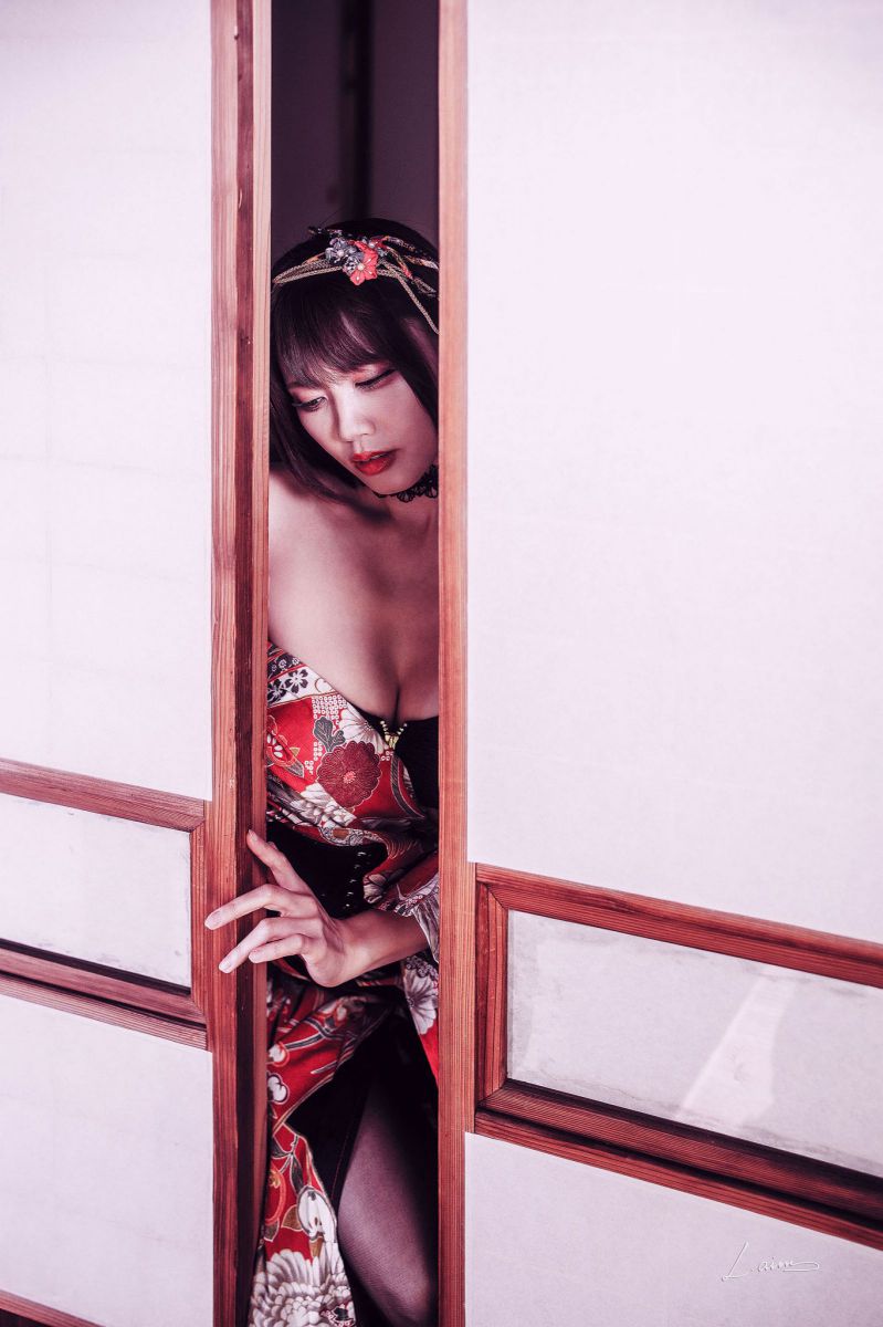 隙間から | GANREF