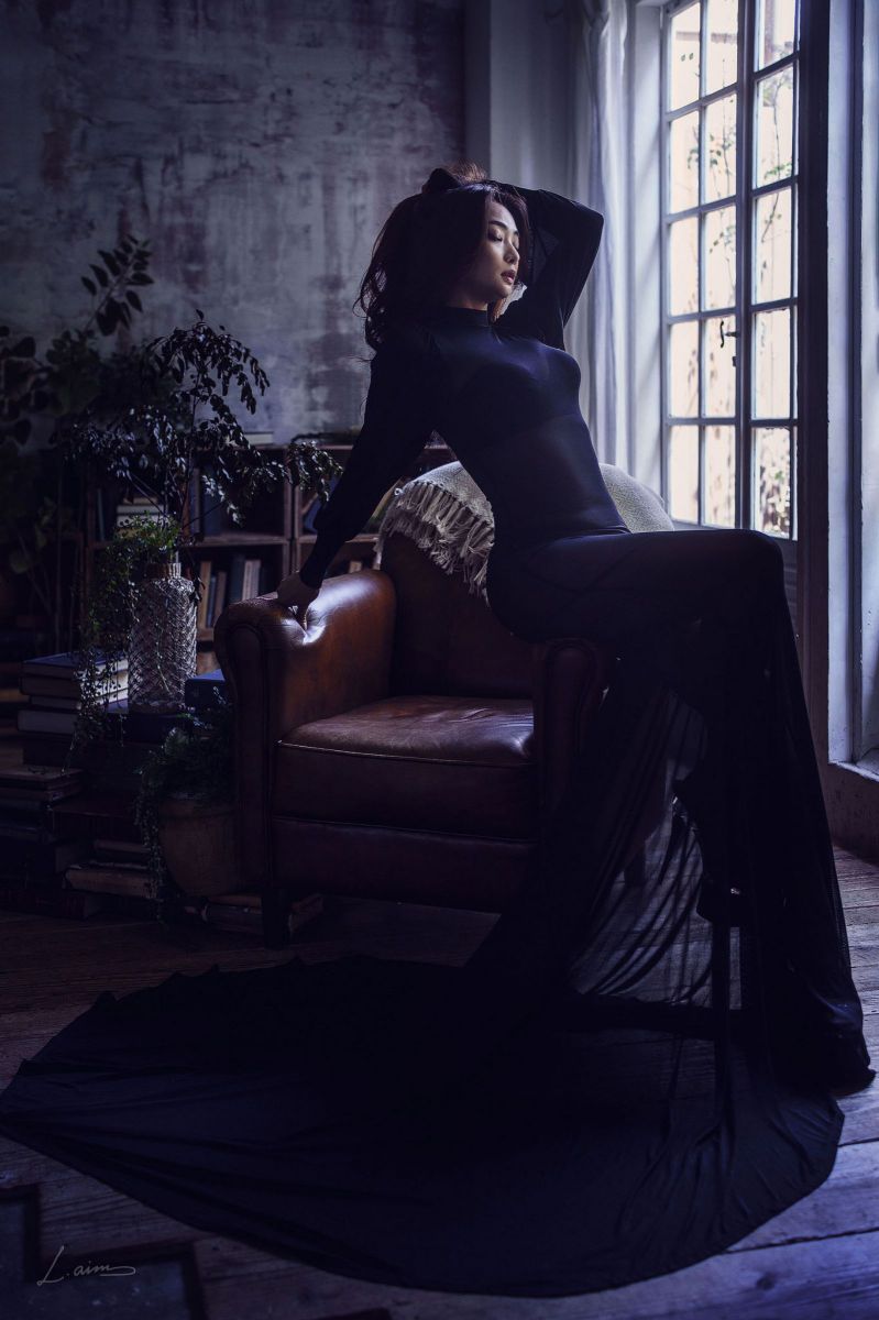 黒の美女 | GANREF