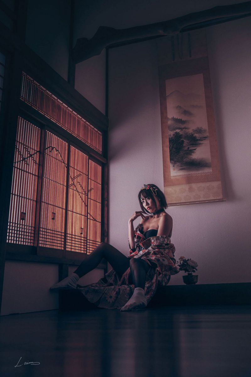 見つめる | GANREF