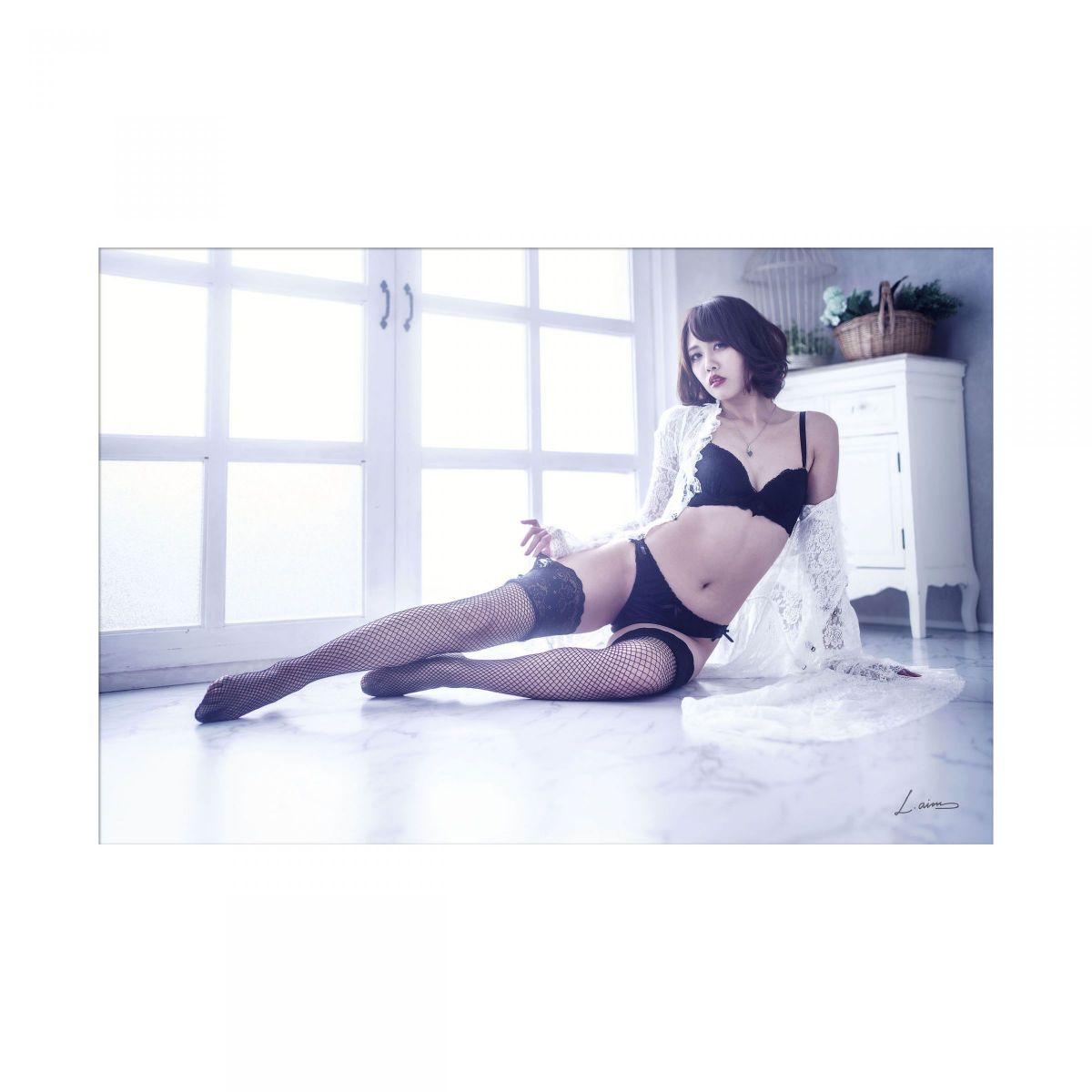 Cool beauty | GANREF