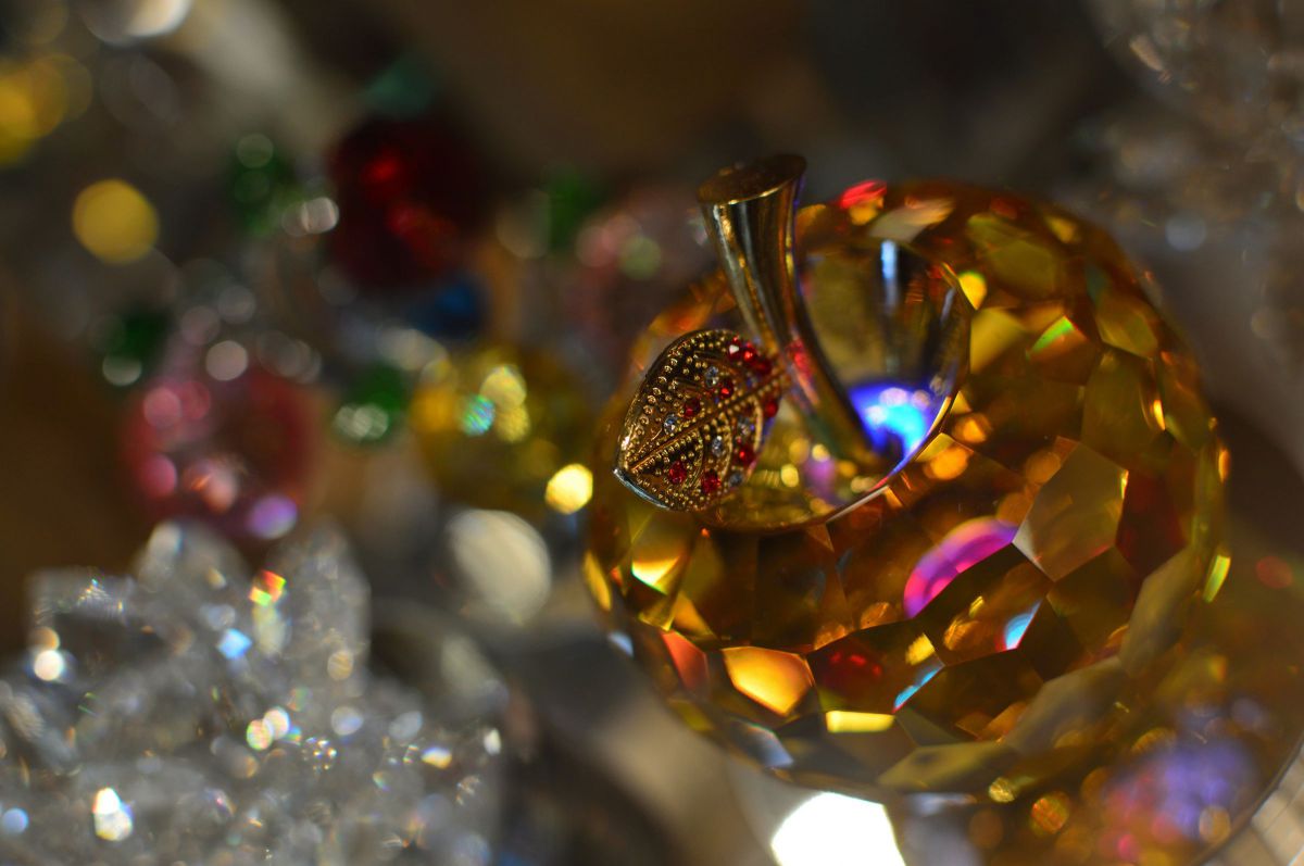 Crystal Apple | GANREF