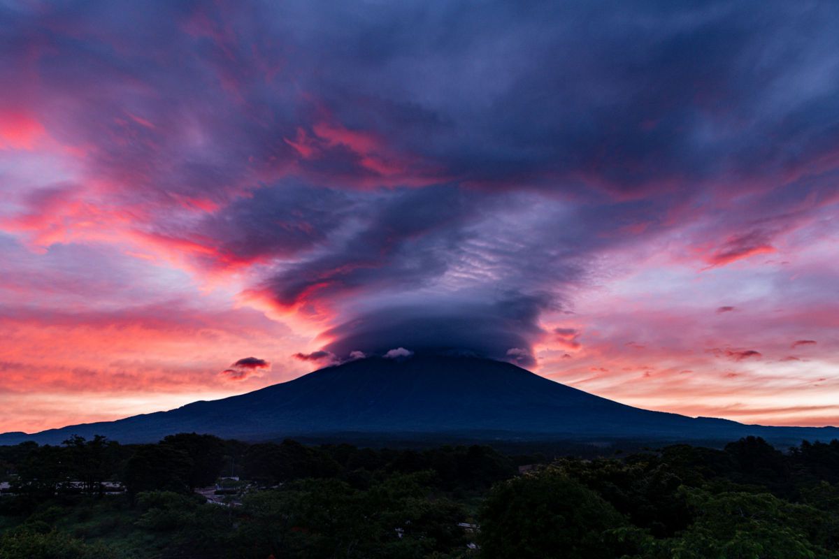 影富士のような笠雲 | GANREF