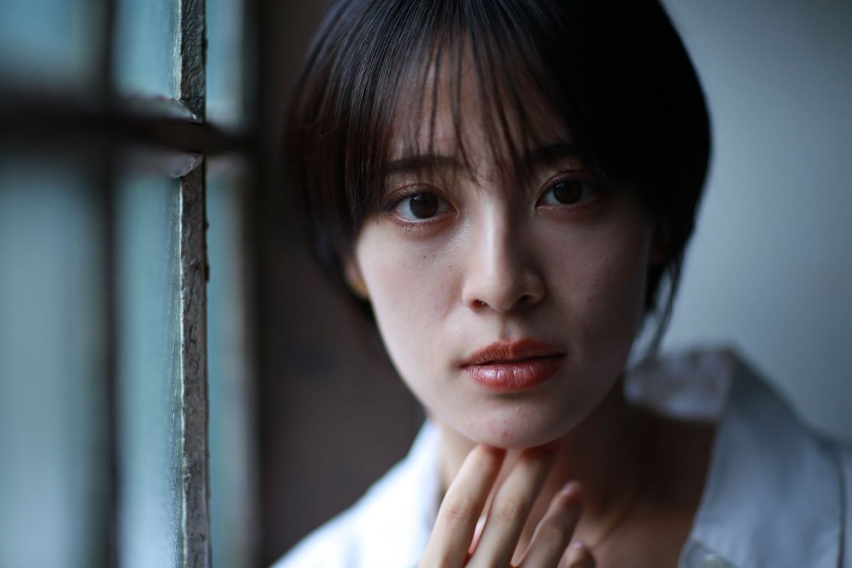 窓際にて | GANREF