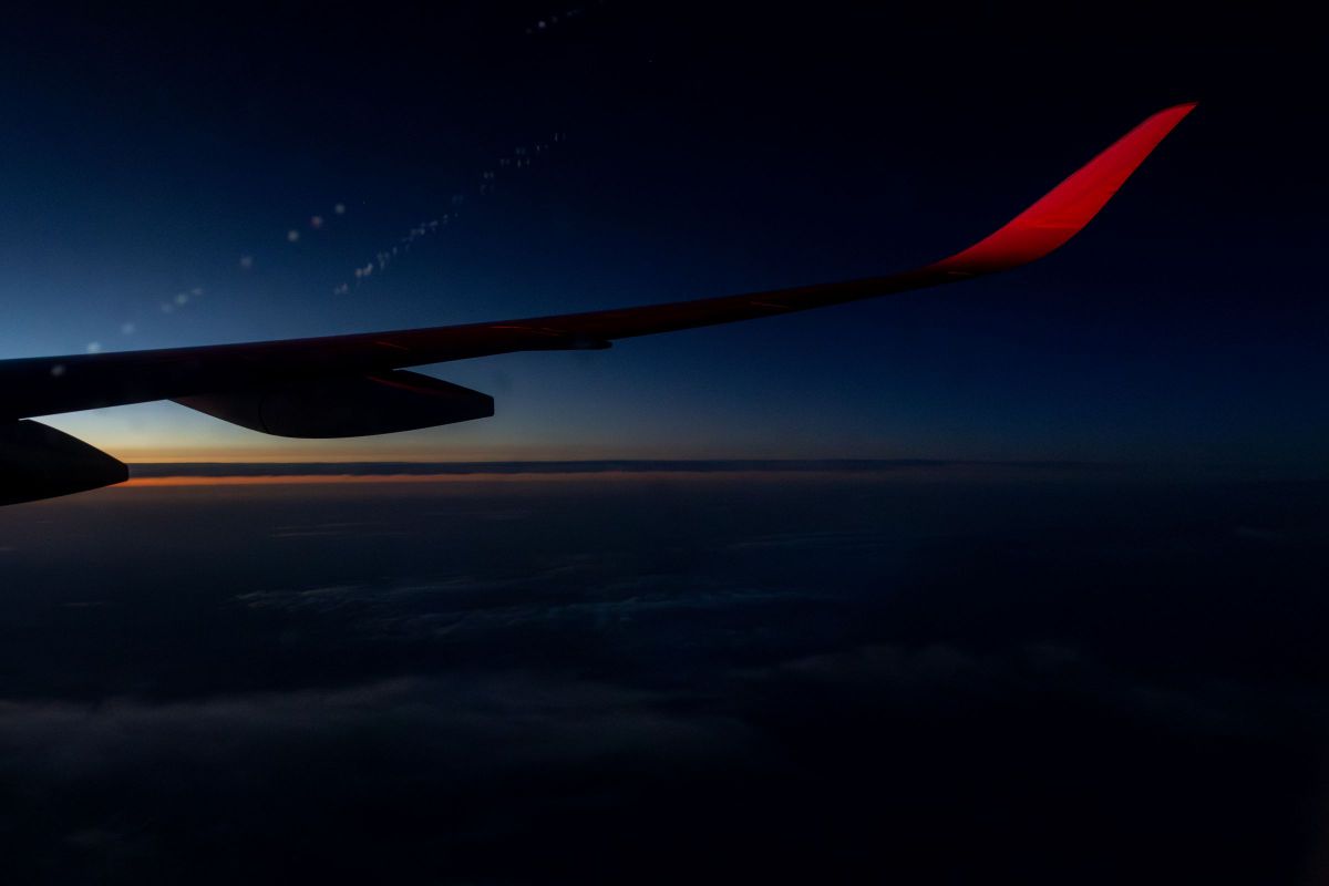 夜に飛ぶ | GANREF