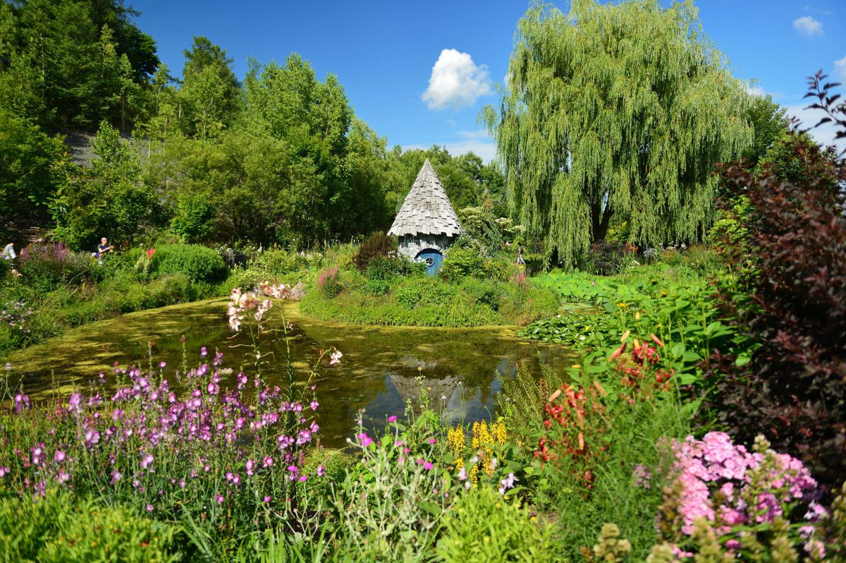 beautiful garden | GANREF