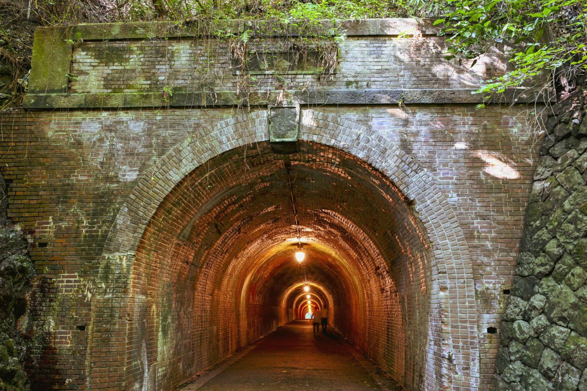 Tunnel Meiji-2507 | GANREF