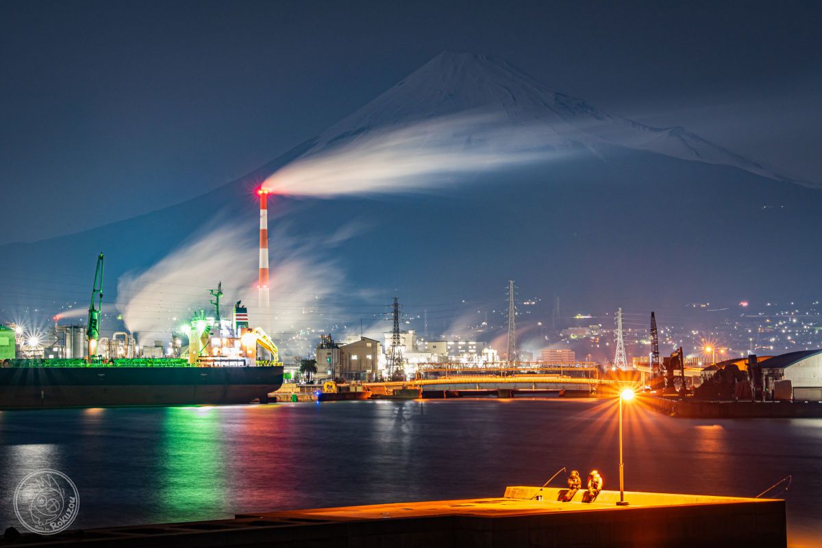 Factory night view 富士 | GANREF