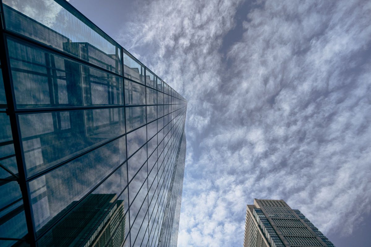 A canvas on a building | GANREF