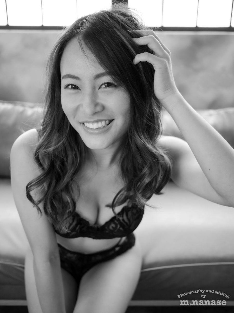 Monochrome Venus #5 | GANREF