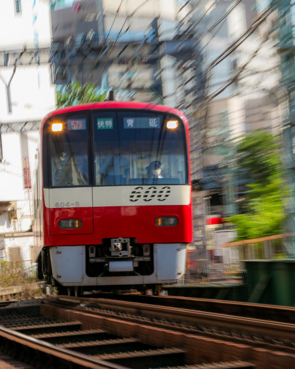 迫り来る | GANREF