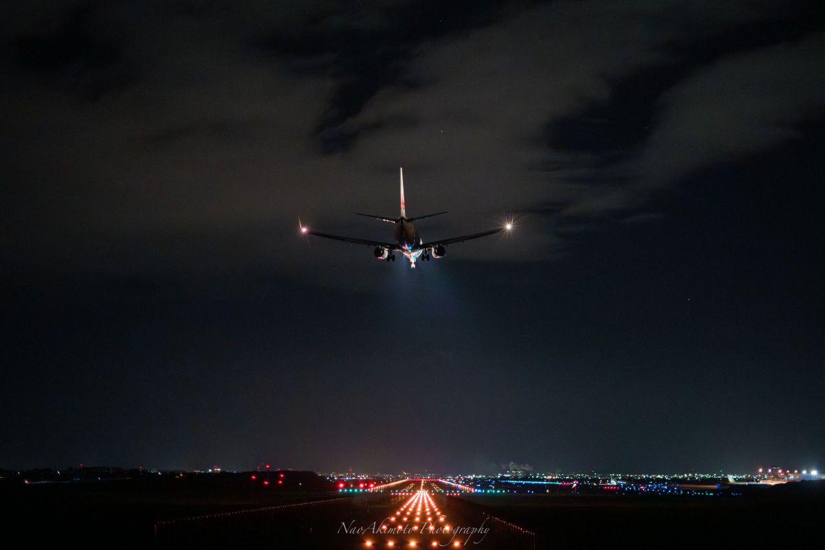 Night landing. | GANREF