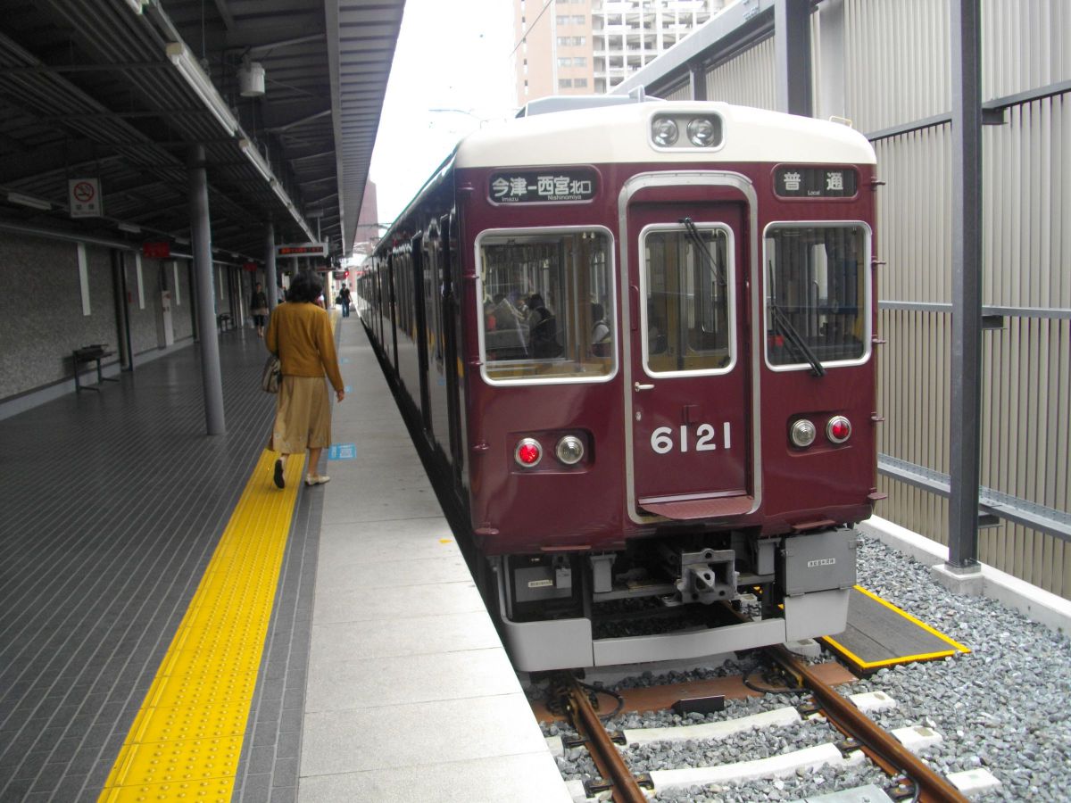 2011 阪急6000系電車 | GANREF