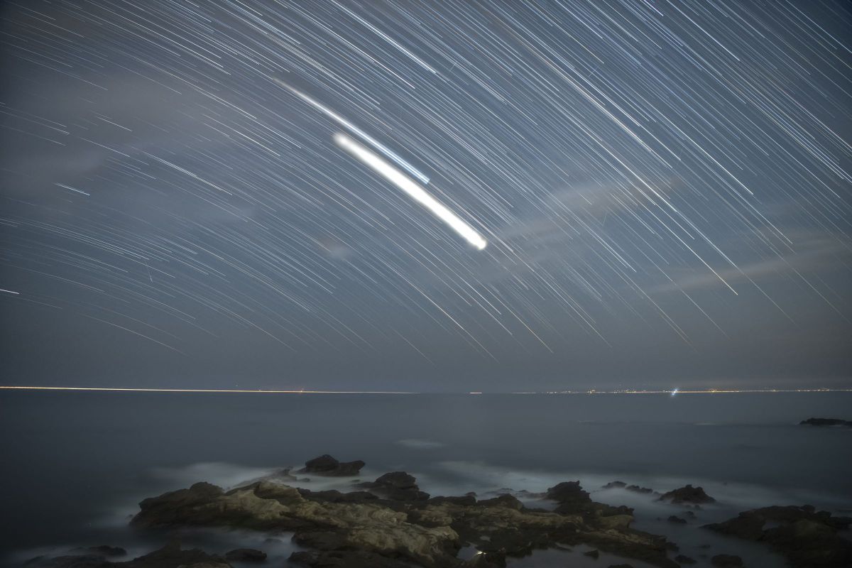 Light trail | GANREF